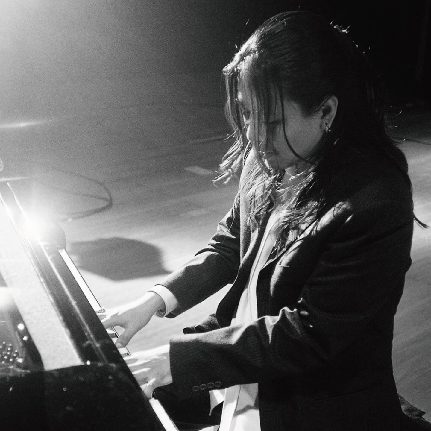 AOTL LOUNGE | block.fm